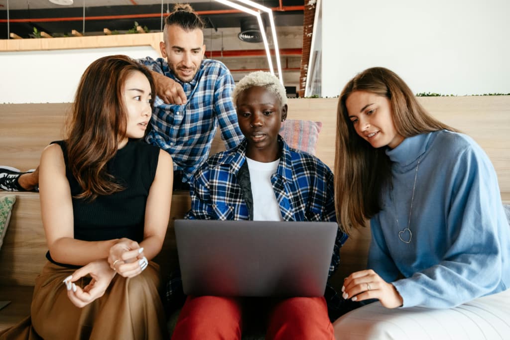 maximizing-content-marketing-roi-with-ai-driven-analytics